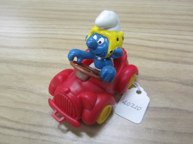 Smurfs Red Car Driving with Steering Wheel Super Smurf Rare Vintage Toy ...