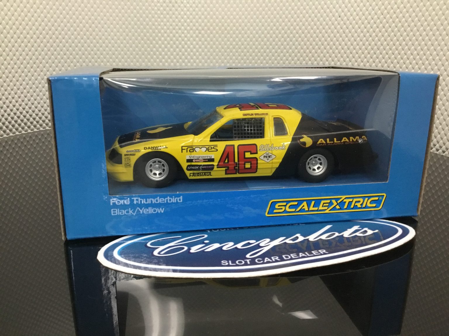 Scalextric C4088 Ford Thunderbird Nascar Allama.