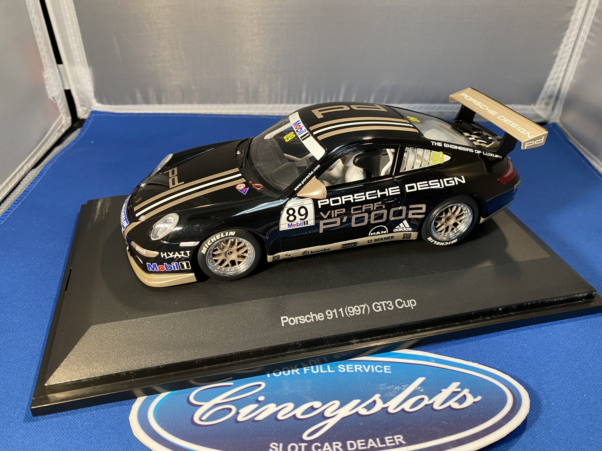 AutoArt Porsche 911 997 Porsche Design 1/24.