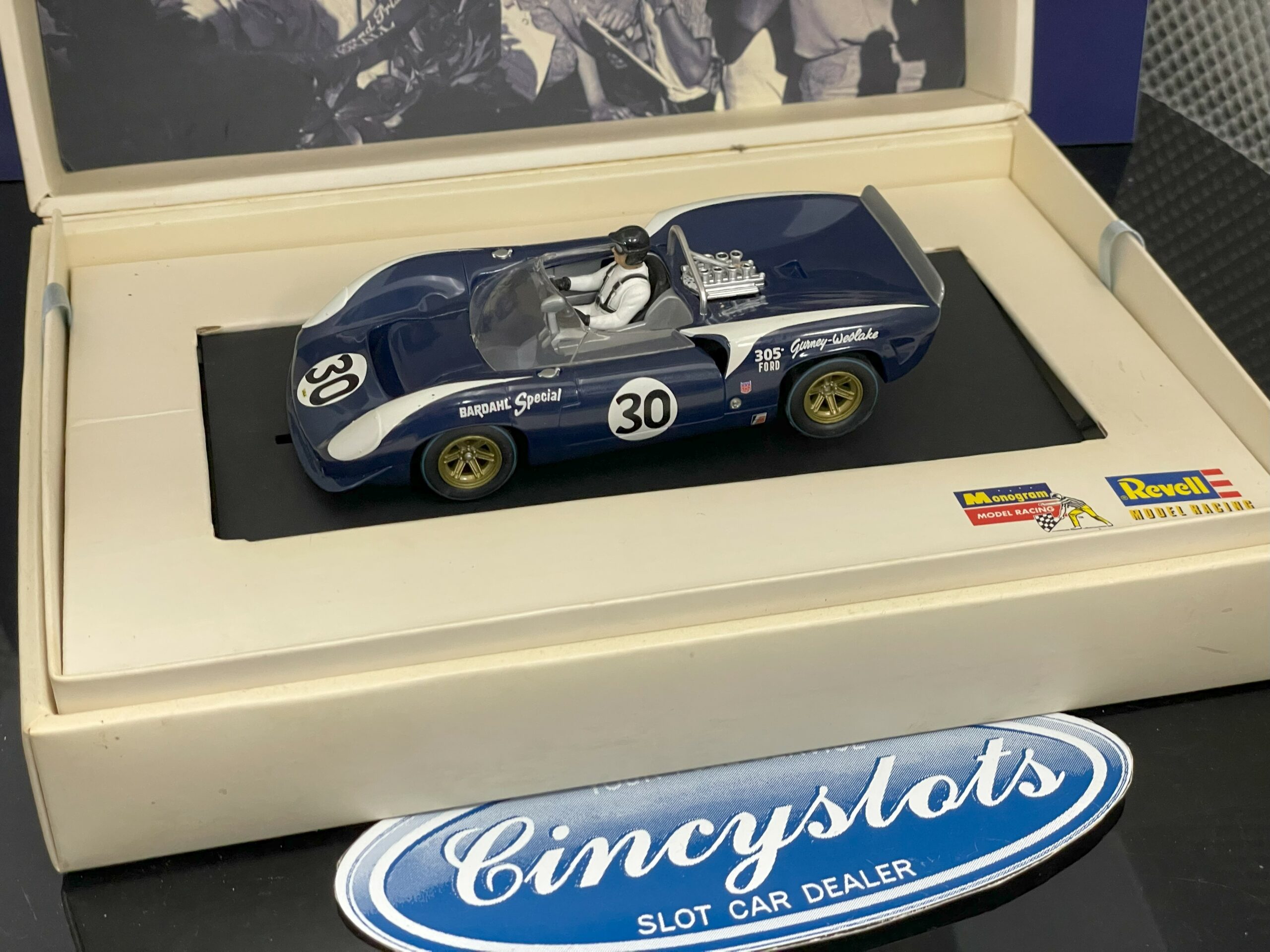 Monogram 85-4832 Lola T70 1/32 Slot Car. Lightly Used.