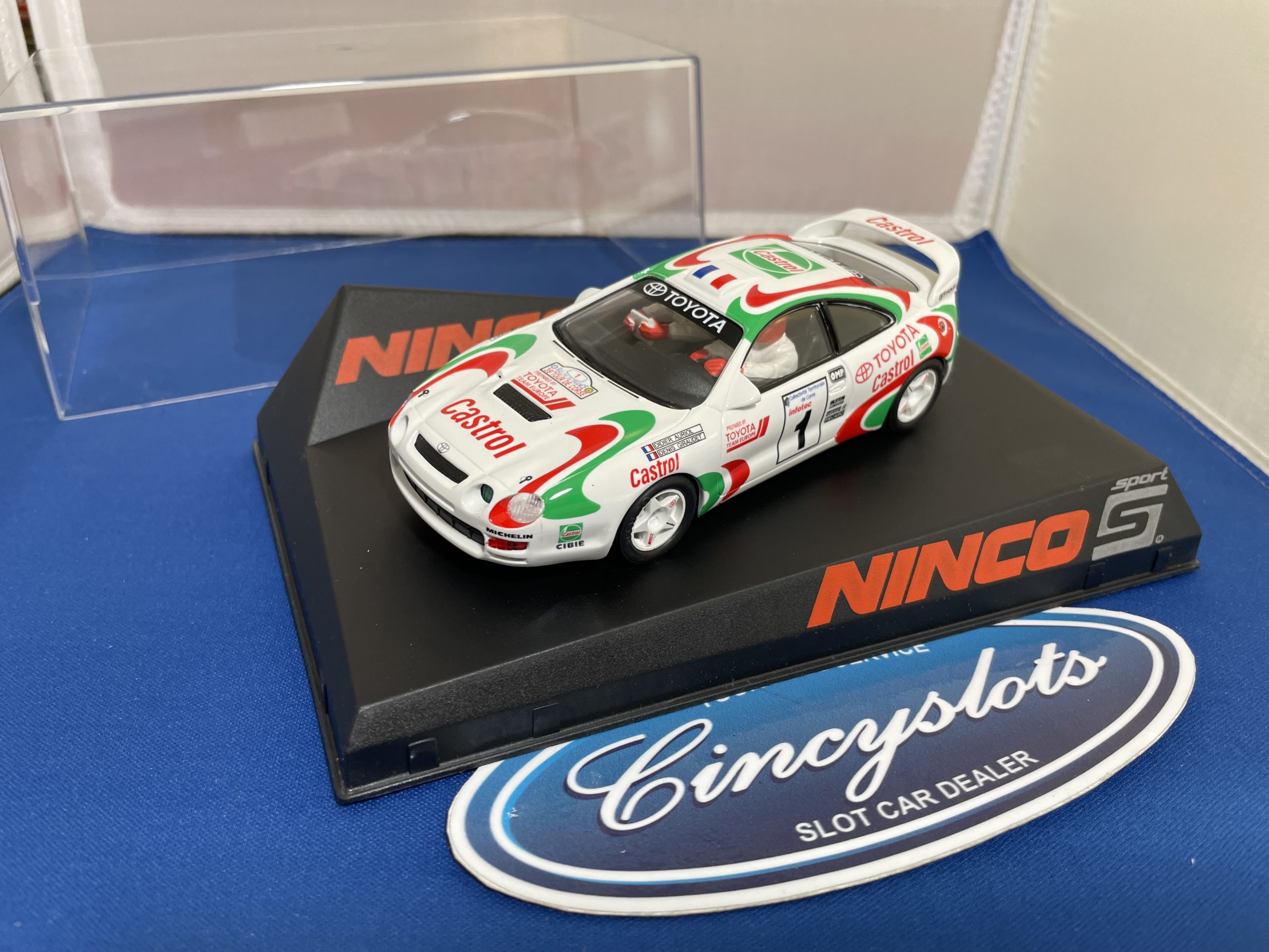 NINCO 50109 Toyota Castrol, Lightly Used, 1/32 Slot Car.