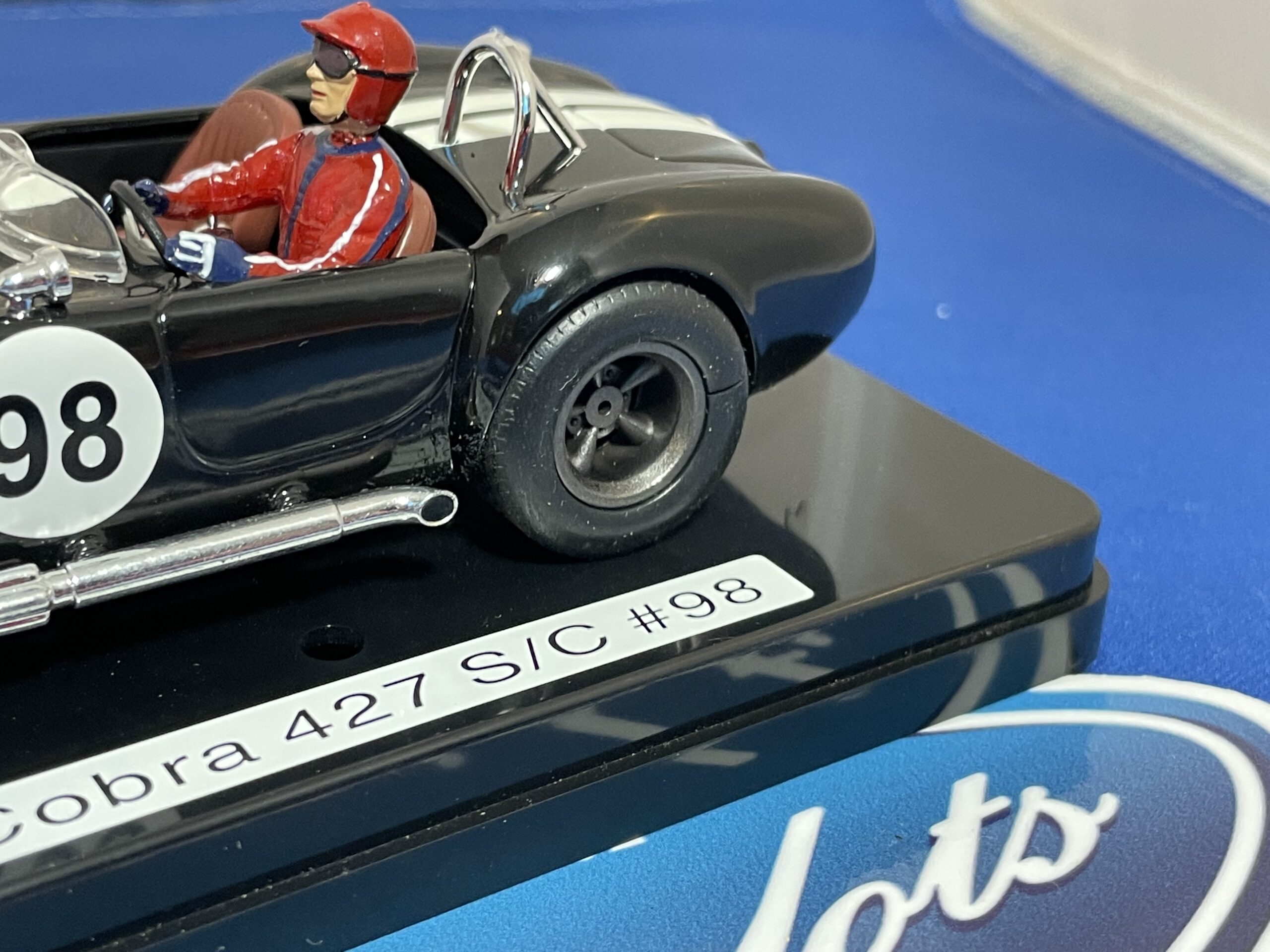 MRRC 0022 Ford Shelby Cobra.