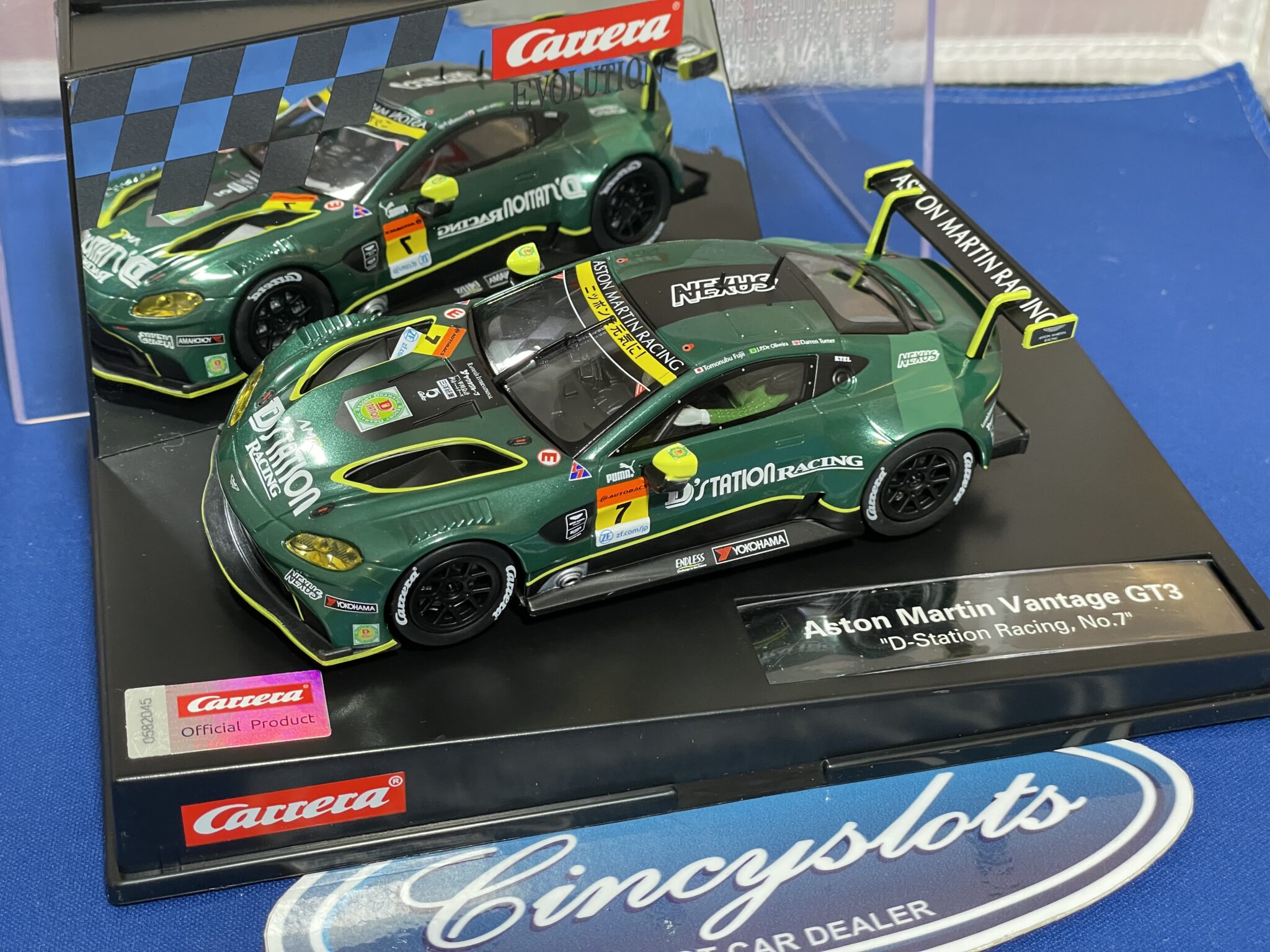 Carrera Evolution 27675 Aston Martin Vantage, 1/32 Slot Car.