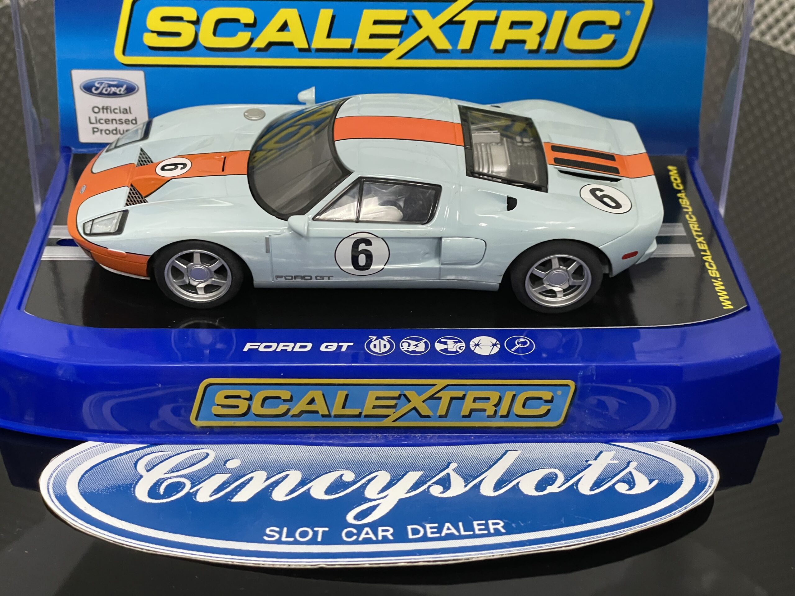 Scalextric C3324 2005 Ford GT Heritage.
