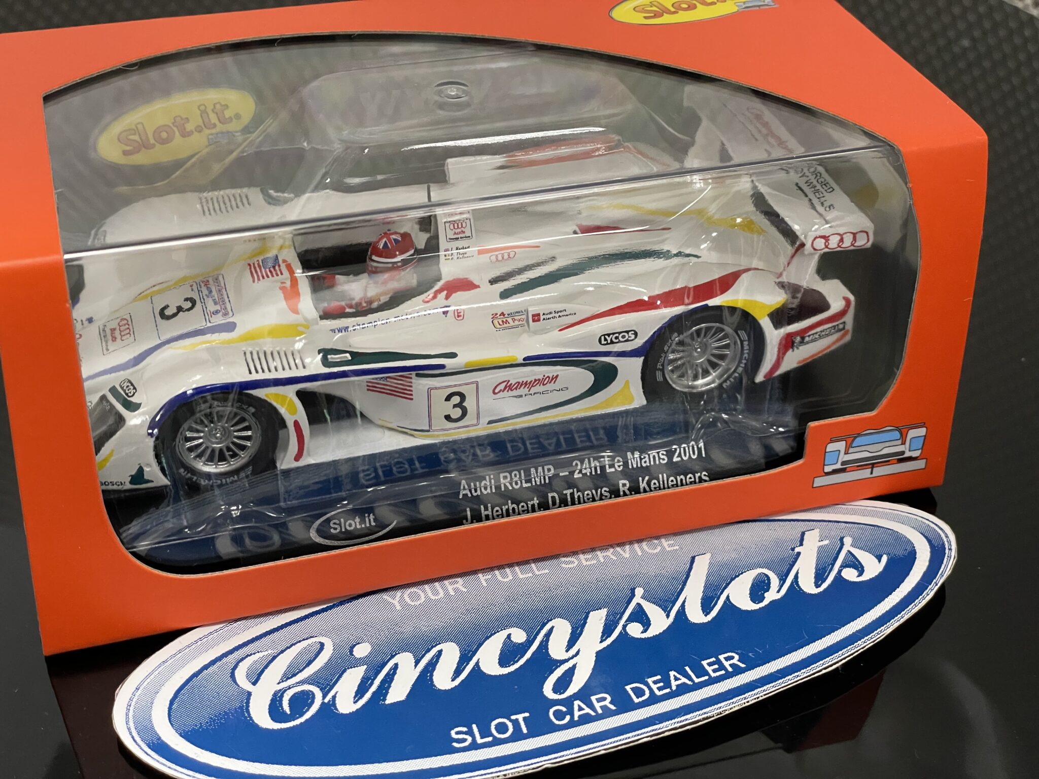 Slot.it CA33d Audi R8 LMP 2001, 1/32 Slot Car.