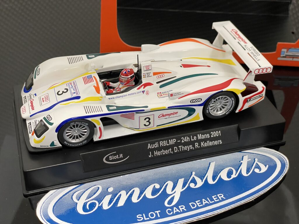 Slot.it CA33d Audi R8 LMP 2001, 1/32 Slot Car.
