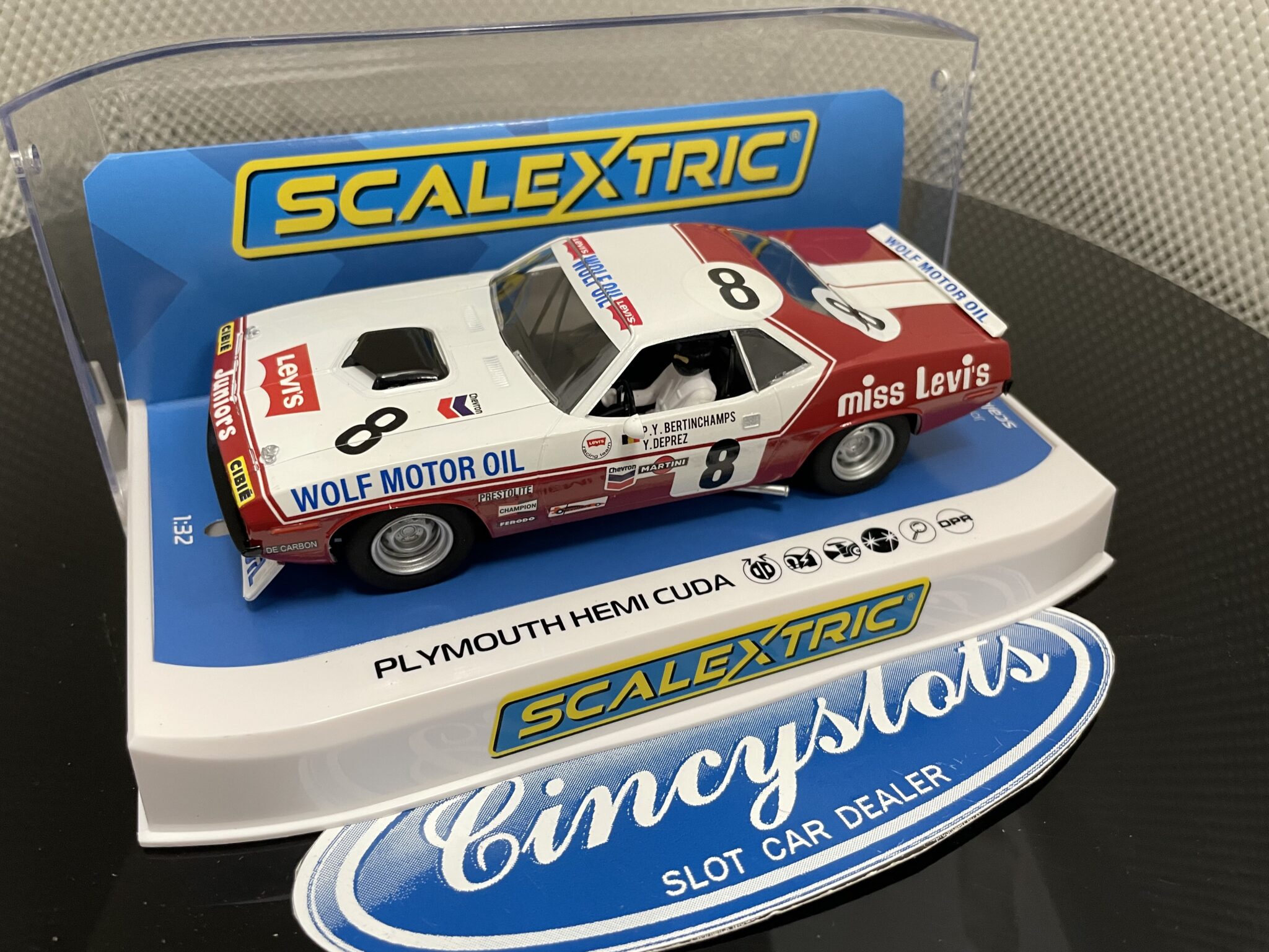 Scalextric C4247 Chrysler Hemicuda.