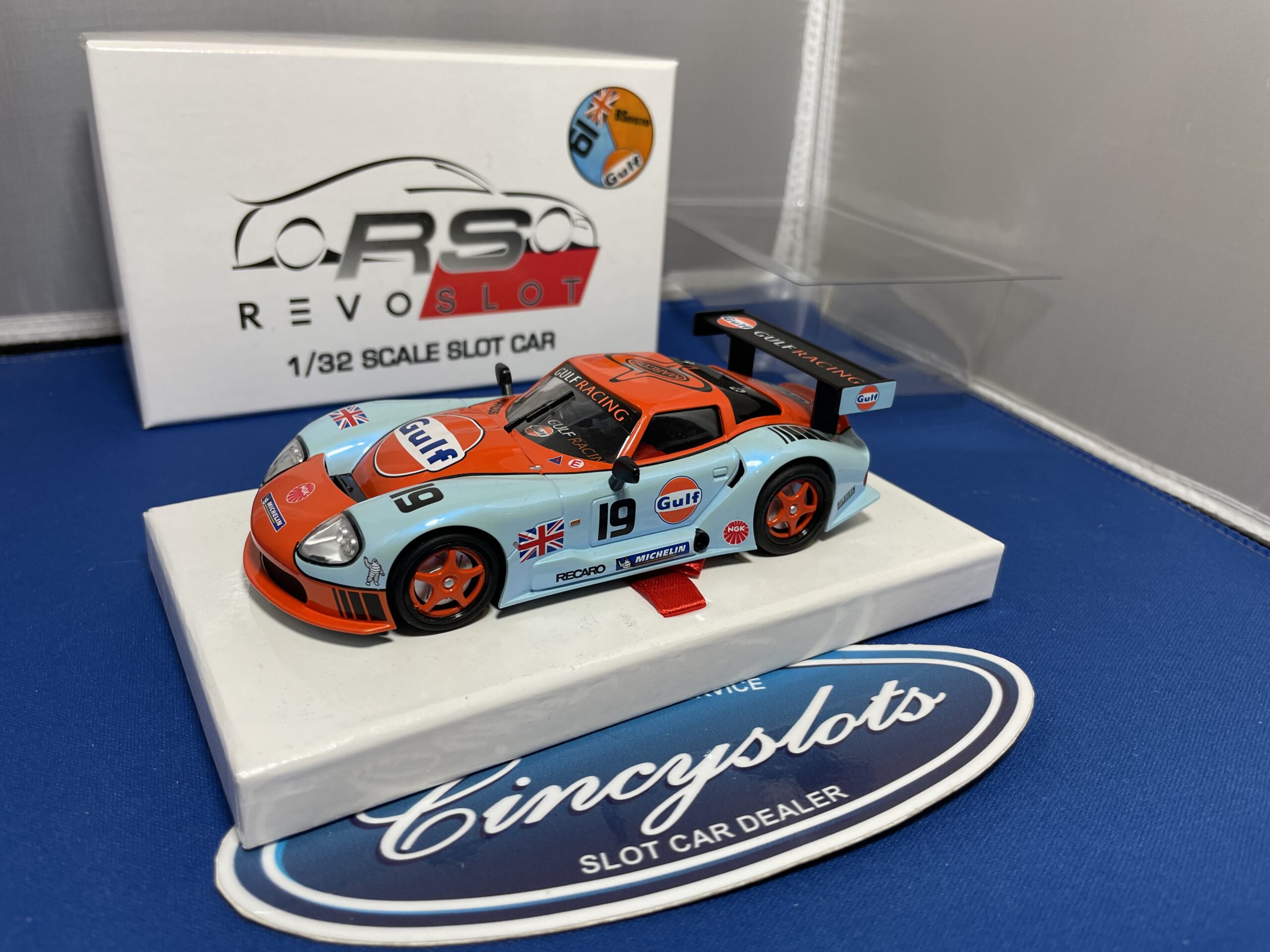 Revoslot RS0070 Marcos GULF 1/32 Slot Car.
