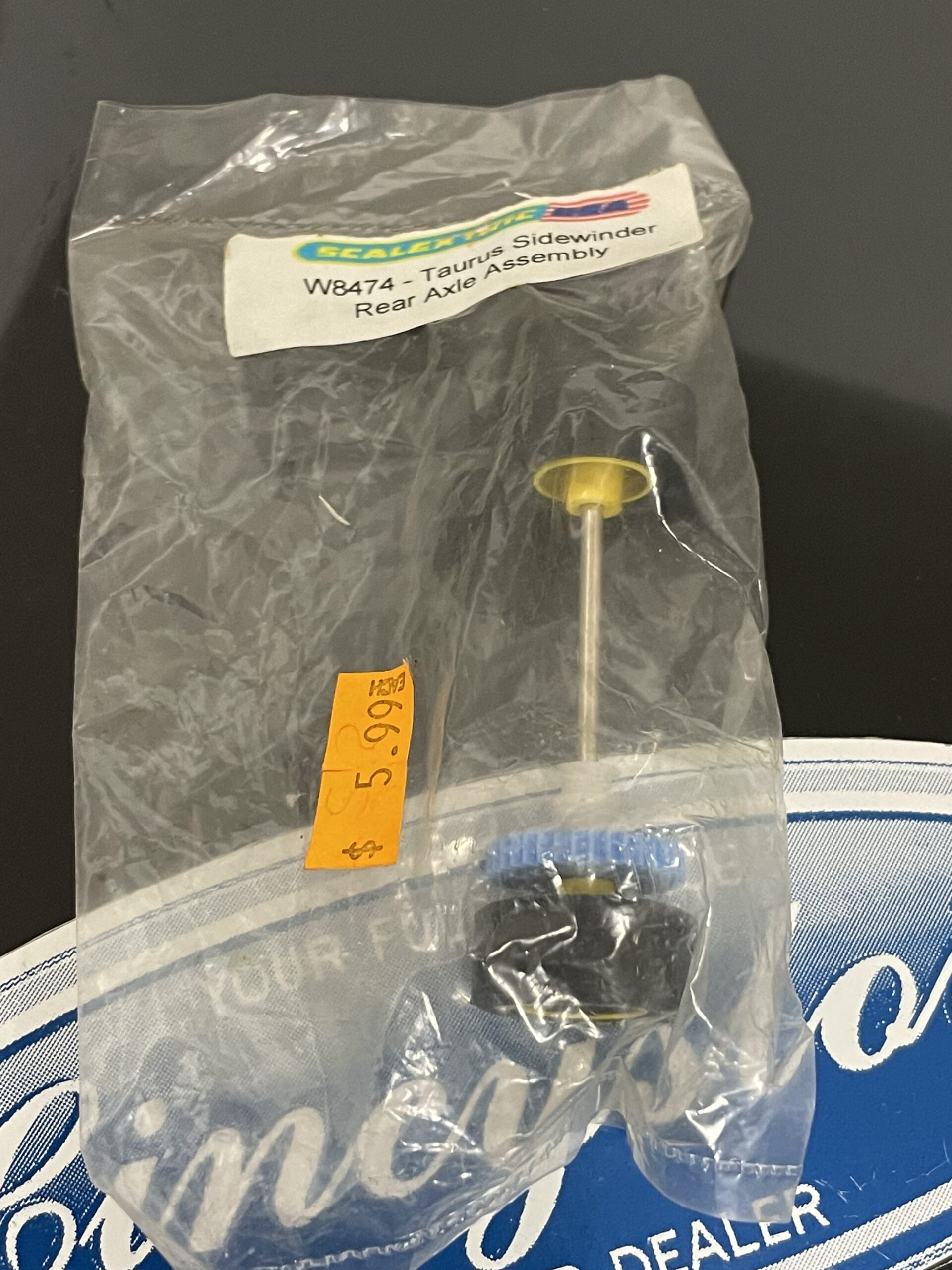 Scalextric W8474 Stock New Taurus Nascar Rear Axle.