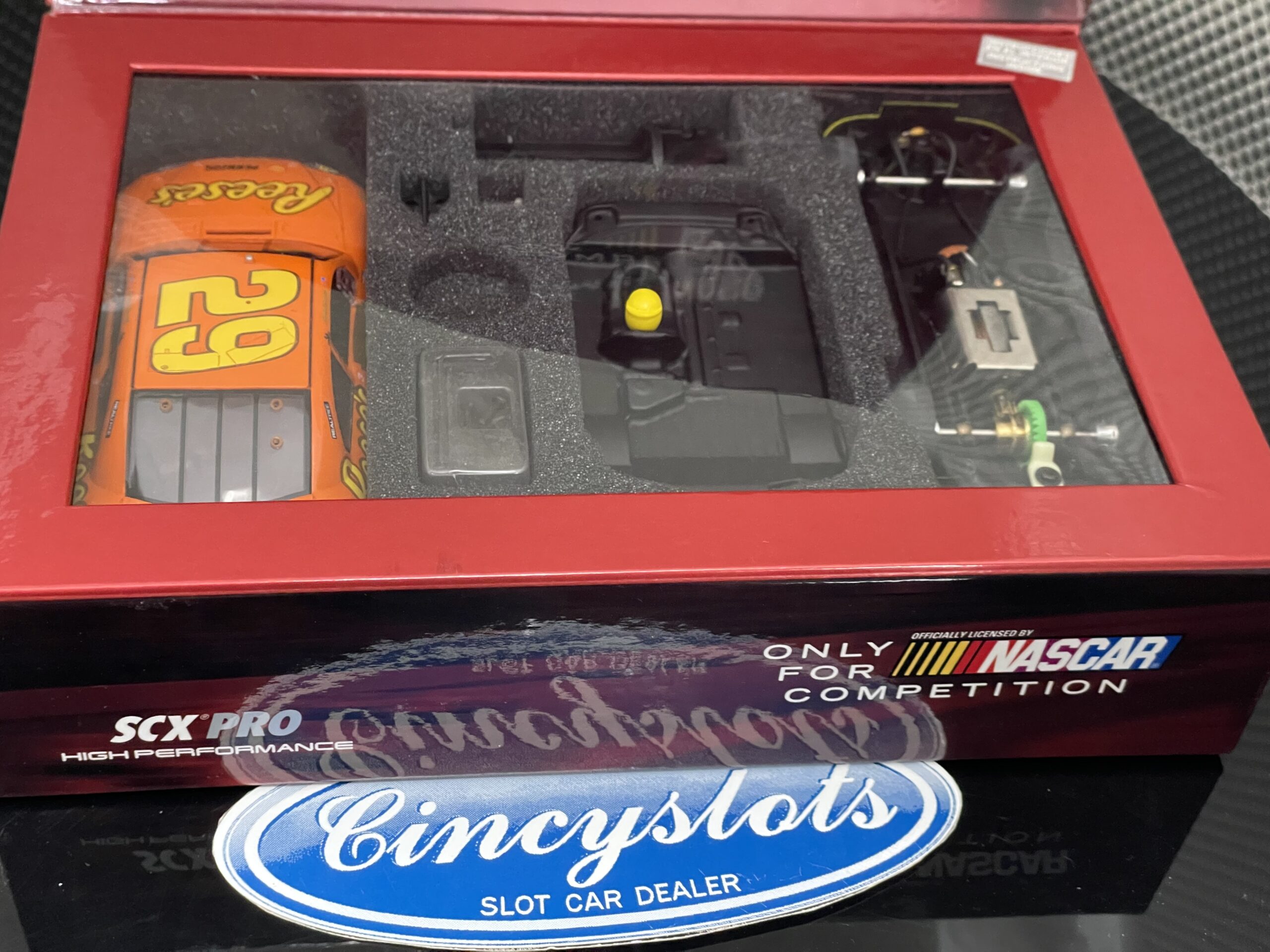 SCX 50680 Nascar PRO Chevrolet Impala #29 Reese's.